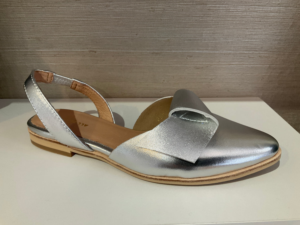 Flat bow sling – Courtney’s Shoes