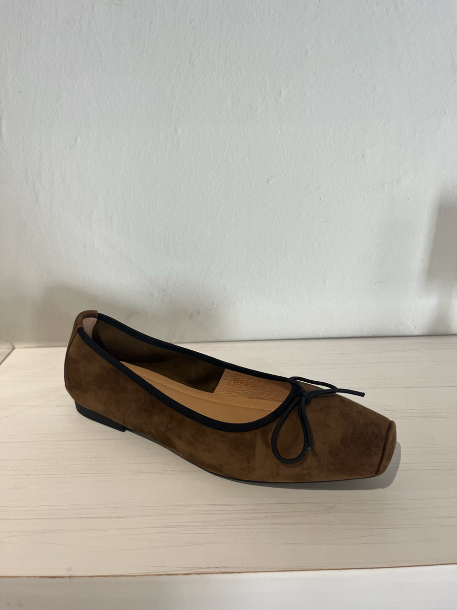 Blunt bow ballet – Courtney’s Shoes