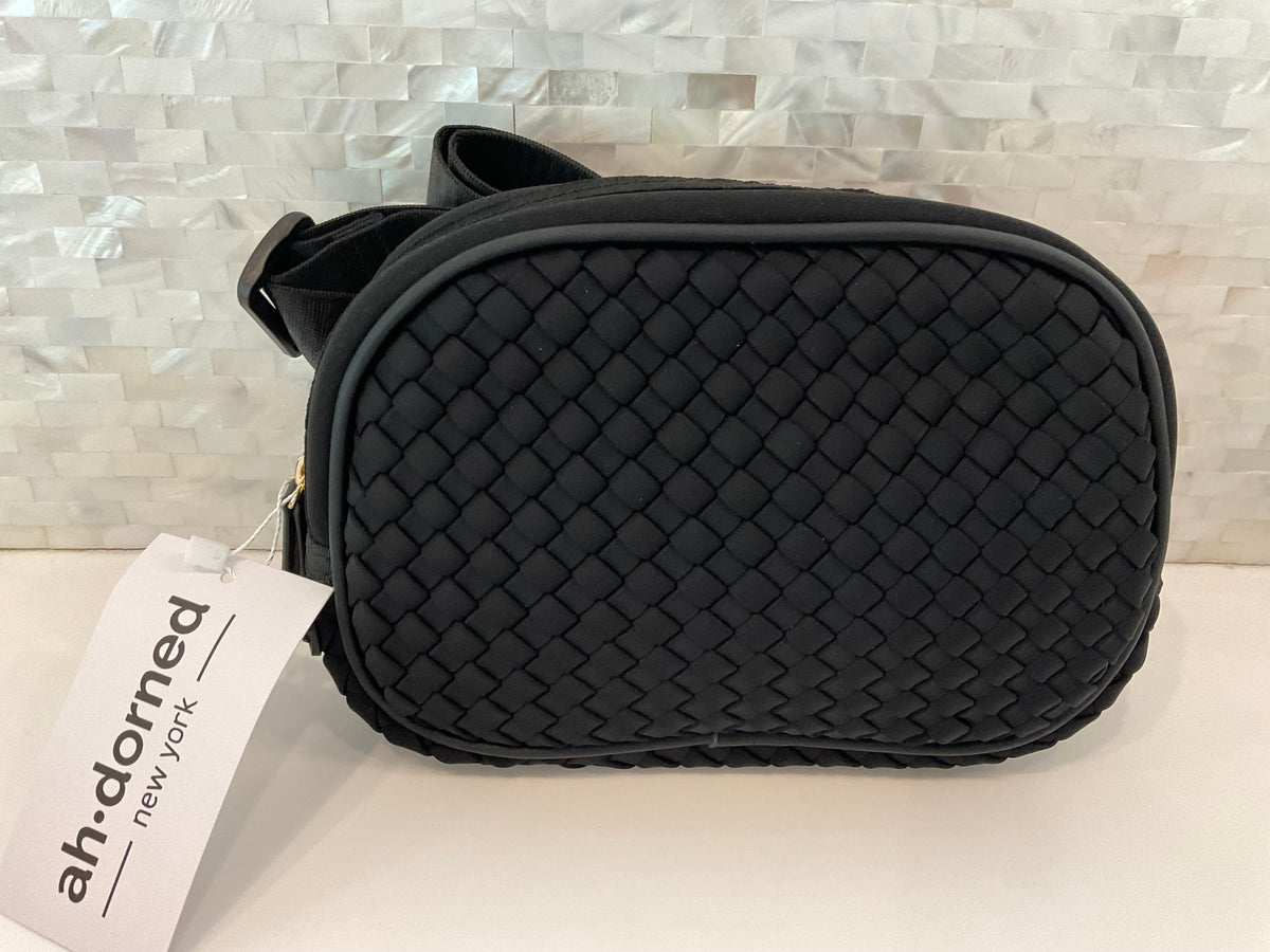 Lisa Woven bag – Courtney’s Shoes